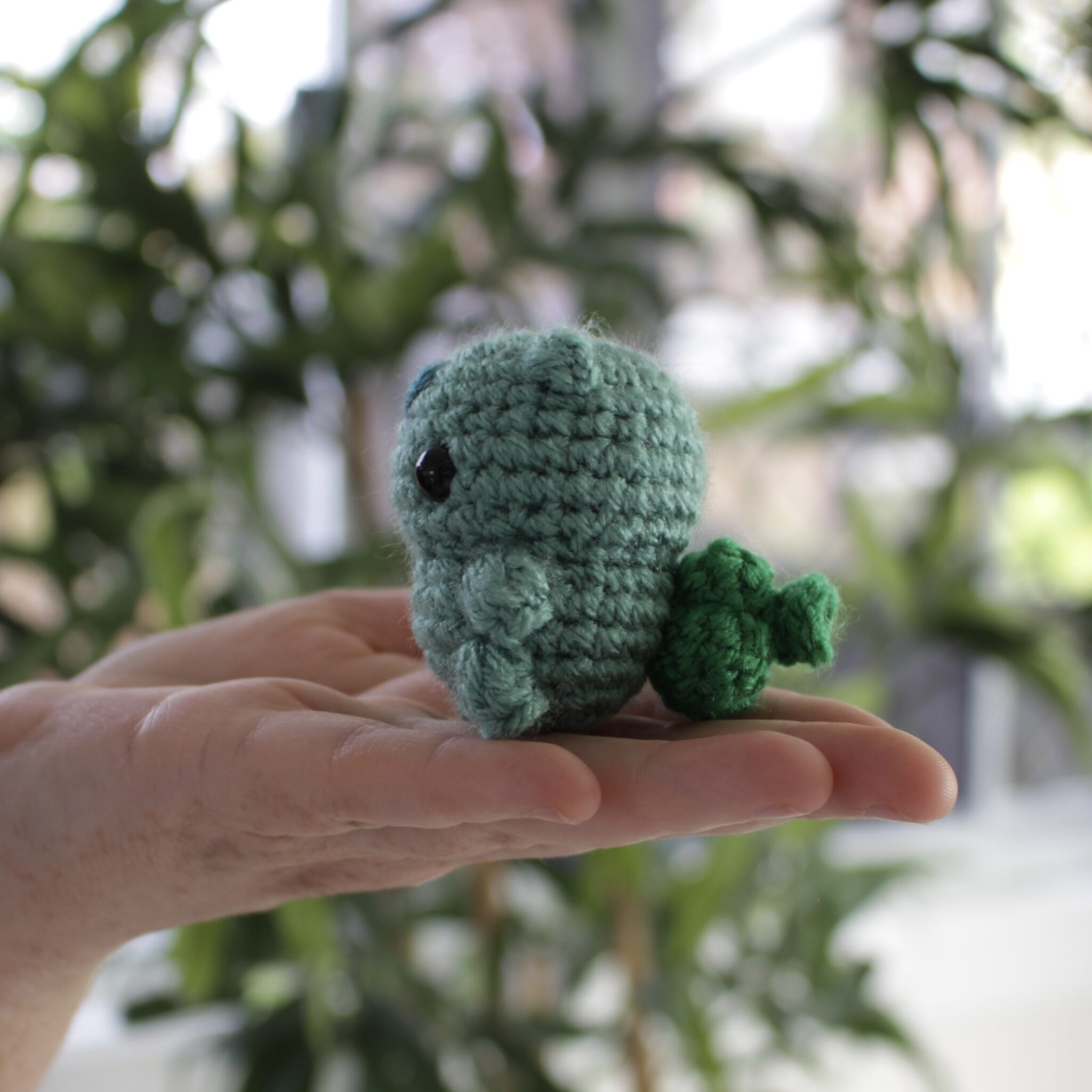 Mini Bulbasaur by 53stitches - in.cube8r